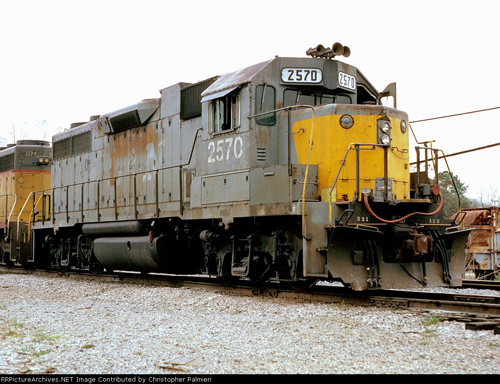 CSXT 2570